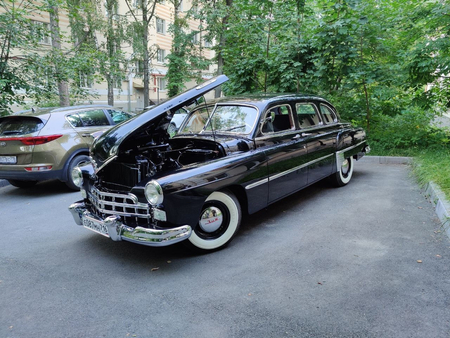 Gaz 12 zim 3ta kuzov sotiladi zapchaslariyam bor