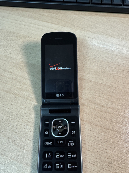 Продаётся LG exelt 360