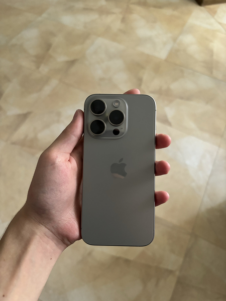 Iphone 15 pro ideal yengide