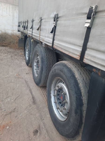 Mercedes Actros + SCHMITZ прицеп cотилади
