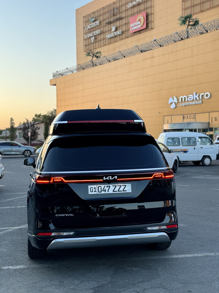 Kia Karnivla Hi Limuosine 2023