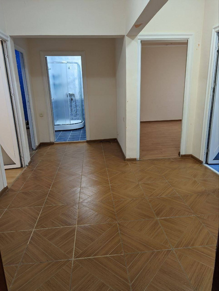 Продам квартиру под офис,4/1/9 в центре
