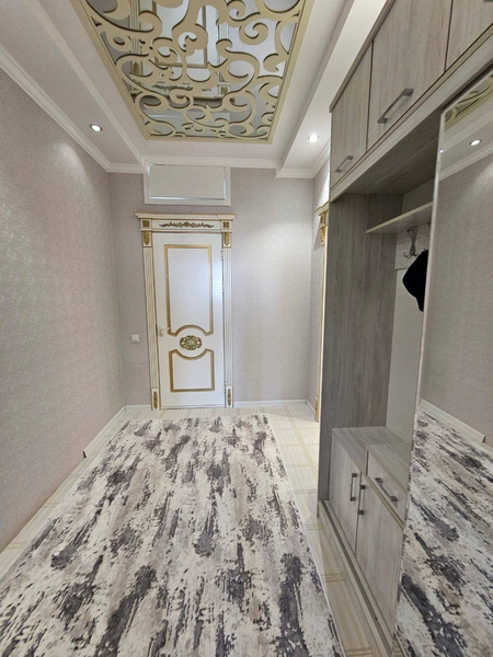 2 xonali 72m² 7-qavat,
Barcha jihozlari qoladi.
8 qavatli yangi gʻisht