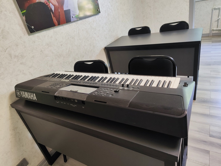 Синтезатор Yamaha PSR EW400