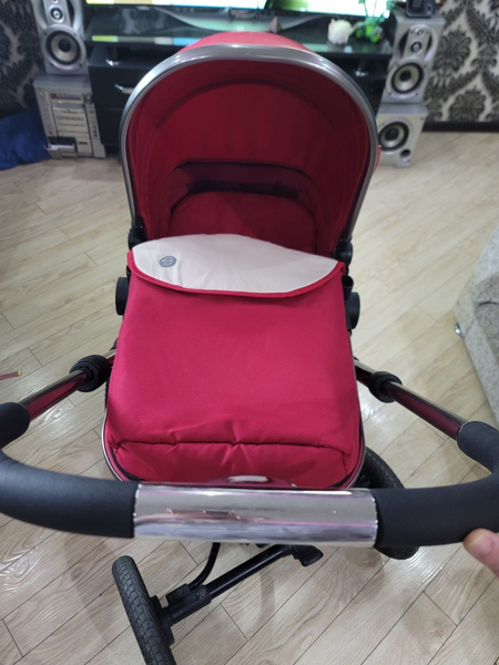 Коляска в отличном состояние