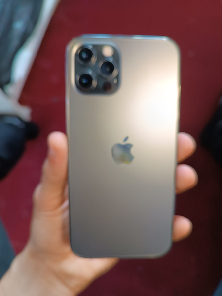 Iphone 12 pro sotiladi
