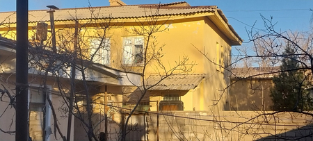 Holivli sotiladi ЦУМ orqasida