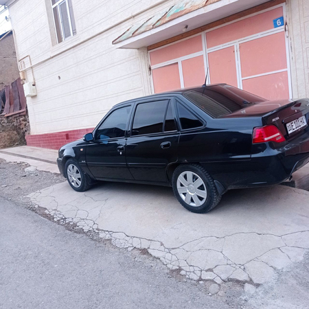 Neksiya 2 qora 2010