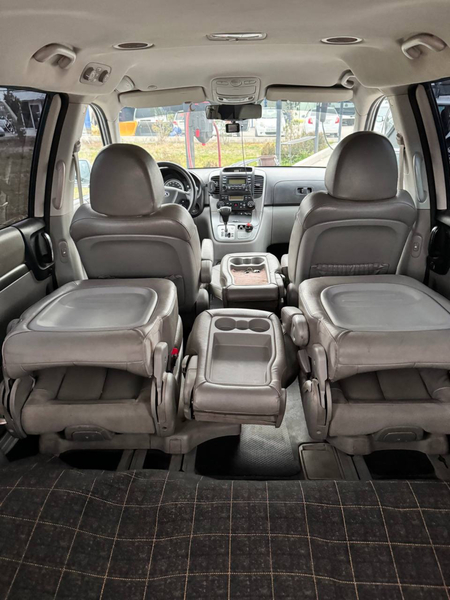 Kia Carnival 2008 yil holati yaxshi