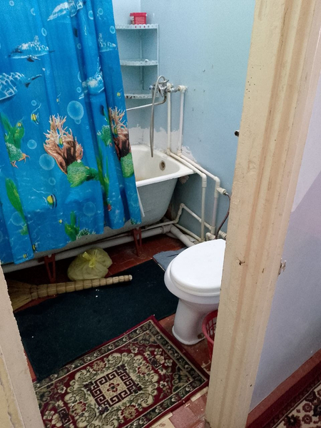 6mikrorayonda 4qavatlik panel uyning 4qavatida 1xonalik kvartira sotil