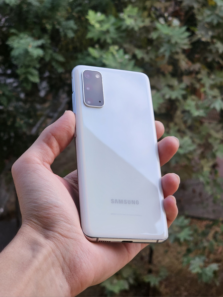 Продам свой S20 12/128GB. Посмотрите фотографии