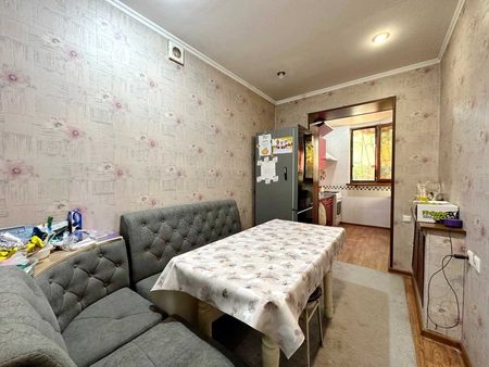 СРОЧНО Продается 3 ком квартира Водник 1 массив 77 серия кирпичный дом