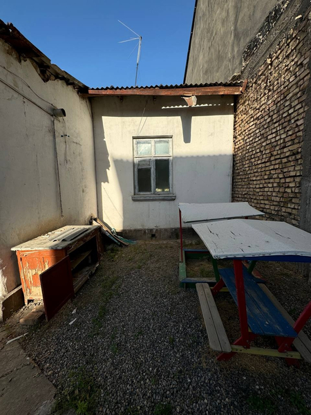 Продаётся Дом с двором Hovli sotiladi
Домбираобод Чиланзар р-н
Орр на