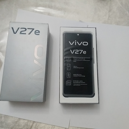 VIVO V27e  black    8+8gb    256gb