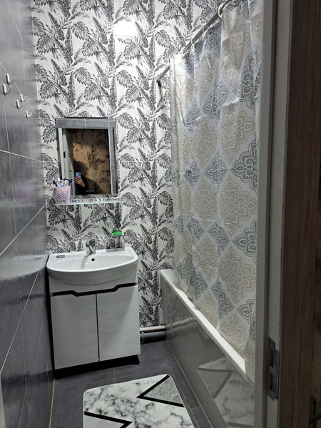 Chilonzor 8 kv 2 xonali xamma sharoitlari bor 500$ lubboyiga