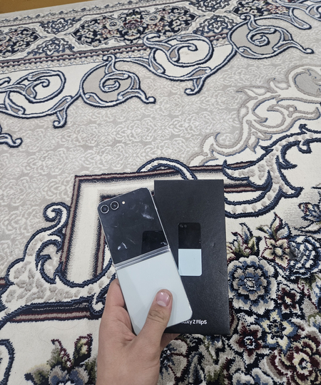 Z flip5  ekran ketgan