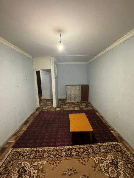 Срочно 1х 4микрарайоне вдоль дороги Прадаётся