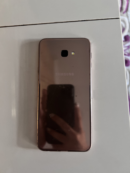 Samsung J 4+ android