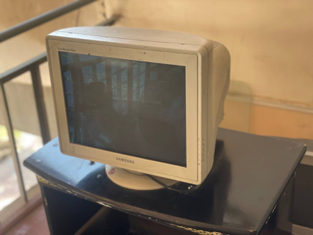 3ta Monitor va 2ta televizor