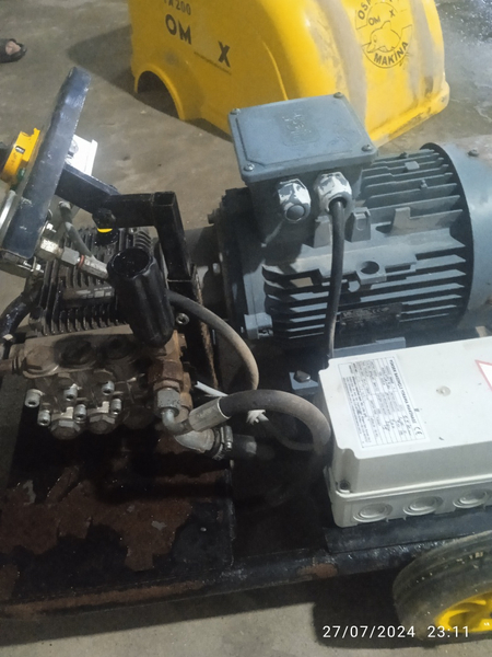 Karcher sotiladi Omax 200 Srochna aloqaga chiqilar