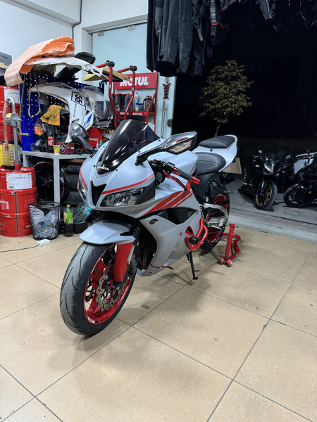 Продаётся honda cbr600rr 2011 доки в оригинале только за нал продаётся