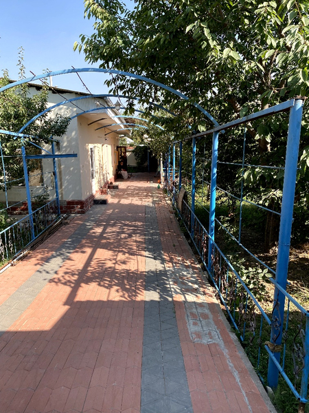 Продается хороший дом на участке 8,3 соток (пос .Азадбаш).