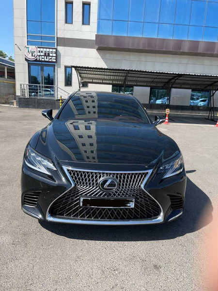 Продаётся Lexus LS500 Максимальная комплектация