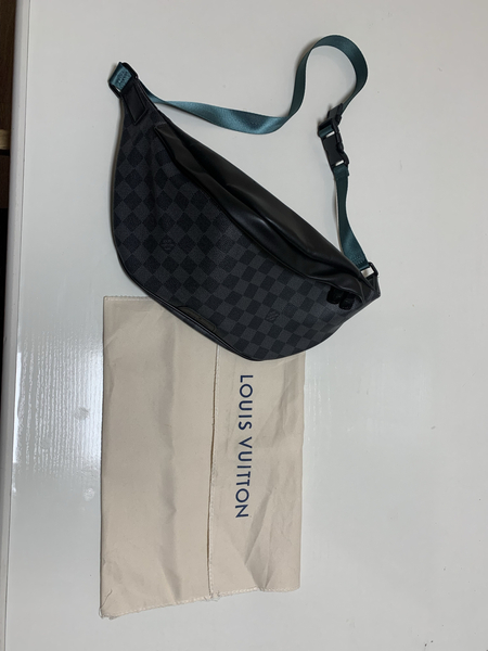 Louis Vuitton sumka  Amerikadan kegan orginal ozi 900$ olingan
