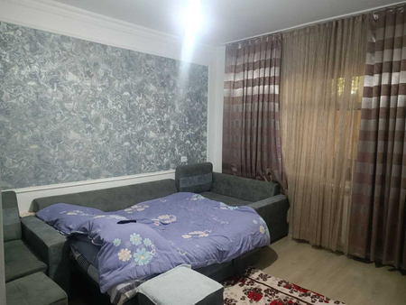 Срочна продаётся 2 х комнатная квартира в массиве феруза 2/1/4 63000$