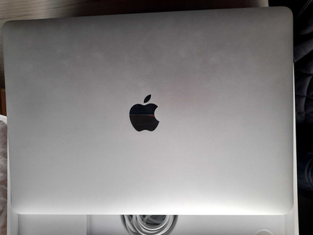 Продаю нетбук APPLE