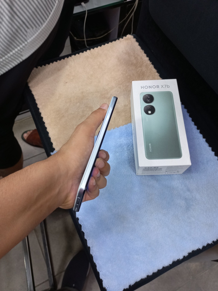Xonor X7 B  8/128gb idial holatda