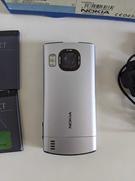 Nokia 6700 Slide