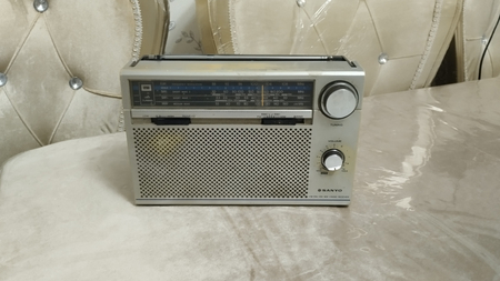 Продаю радио приёмник SANYO.