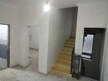 Srochna uy sotiladi hovli