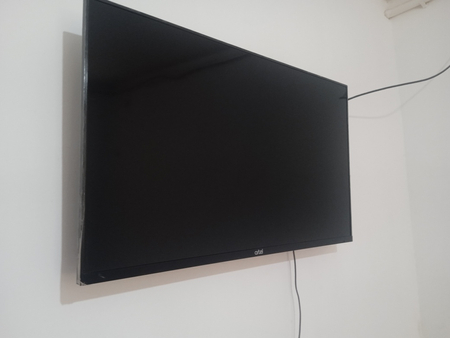 Televizor sotiladi