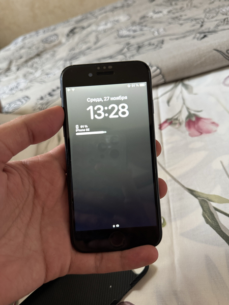 iPhone SE 2 поколения