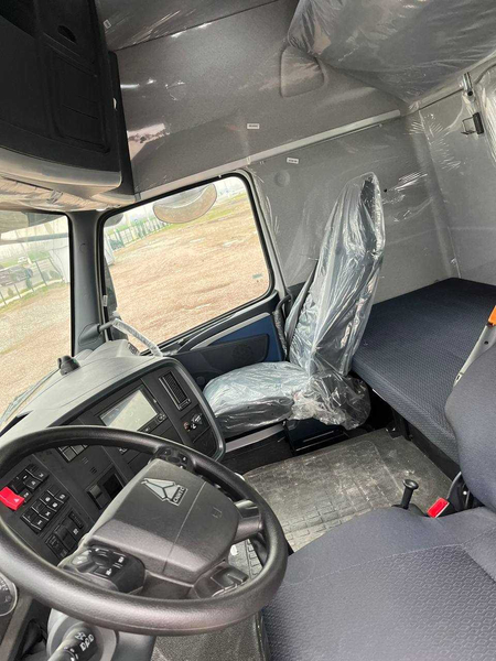 HOWO T7 тягач sotuvda mavjud
