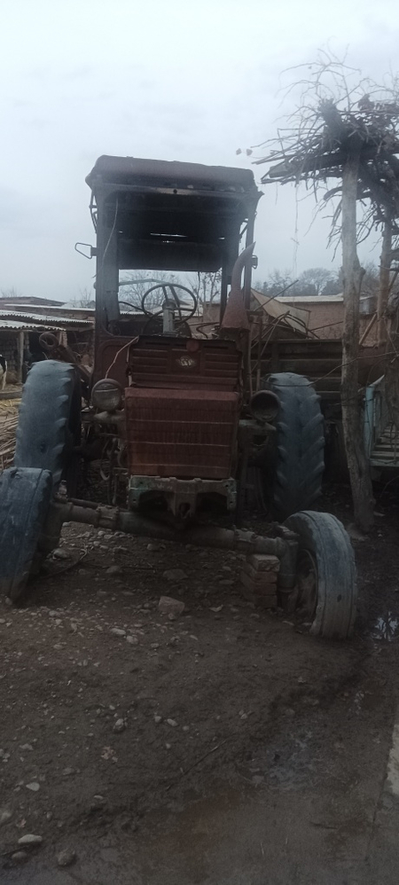 Traktor 28 matori dakument kafolat bor