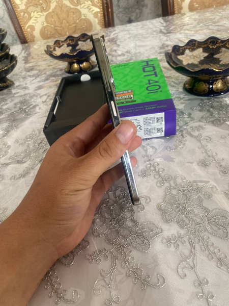 Telefon sotiladi 16/256 yangi