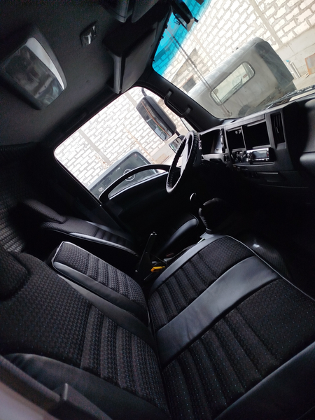 Isuzu avtobusdan yasalgan 2010 yil