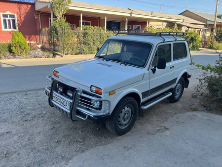 Niva 4x4 sotiladi