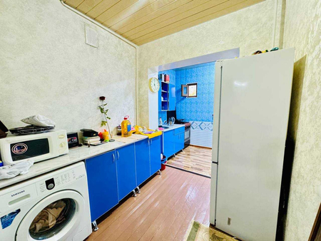 3 xonali 85m2 2-qavat sotiladi.