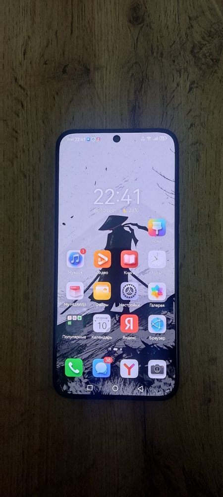 Продоется телефон модель HUAWEI NOVA 12s