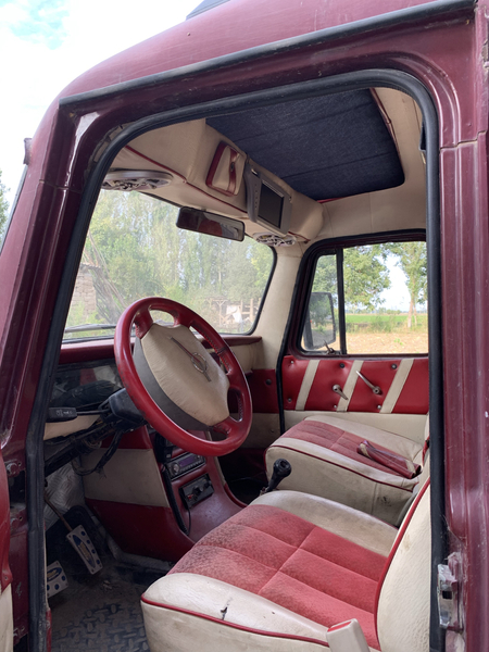 Gaz 69 sotiladi
