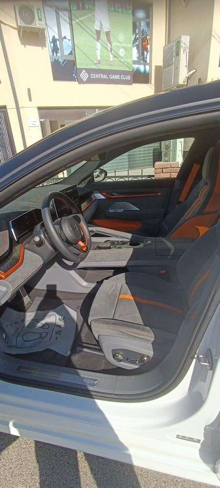 Zeekr 001 без пробег наличии Алькантара Z Sport