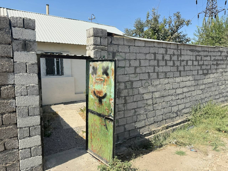 Срочно продаётся дом 3 комнаты 4 сотки