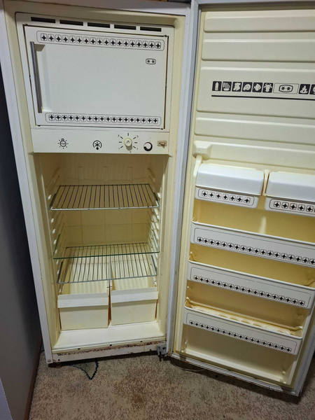 Срочно продам холодильник