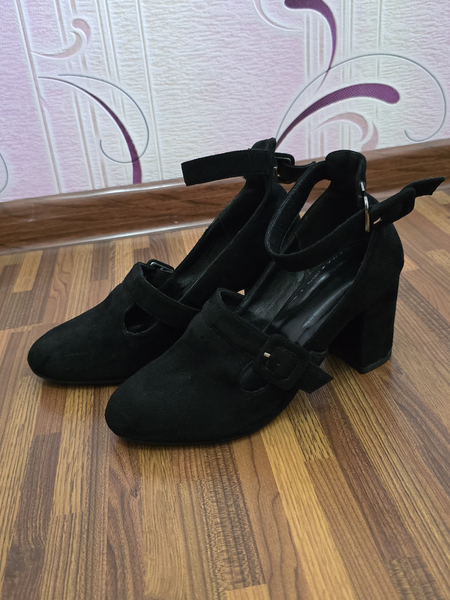 Женские фирменные туфли