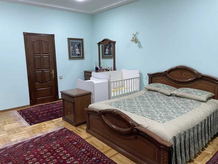 (К121414) Продается 4-х комнатная квартира в Яшнабадском районе.