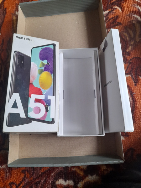 Samsung a51 korobkasi sotiladi naqtga 50ming soʻm